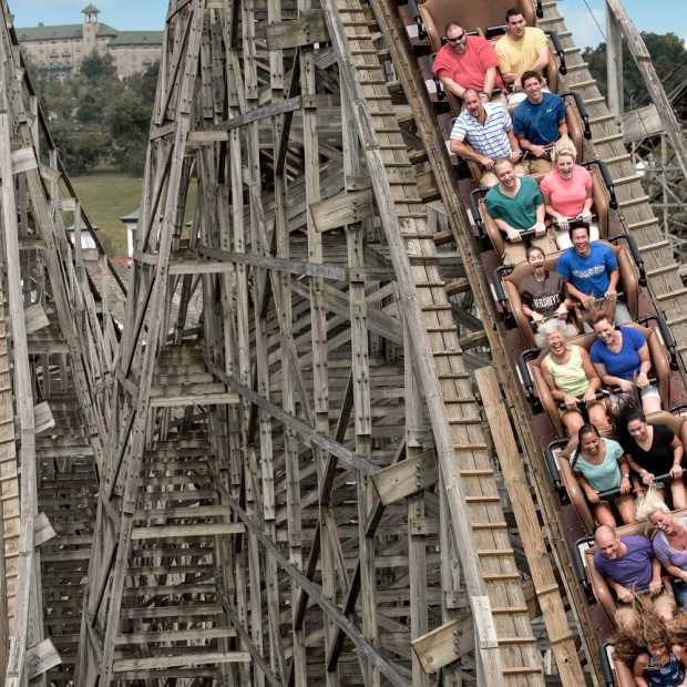 Lightning Racer - Dark Coaster @ Hersheypark - Themeparkplanner